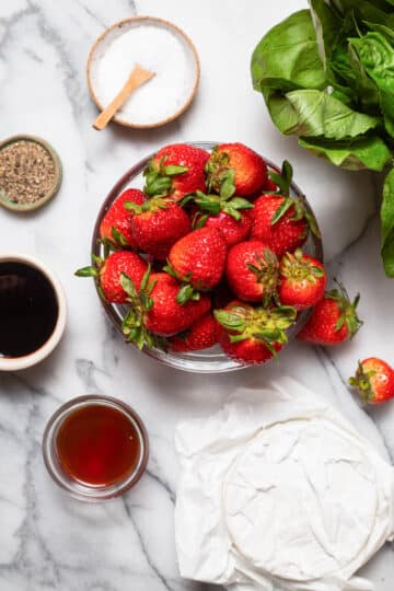 Strawberry Baked Brie - Damn Delicious