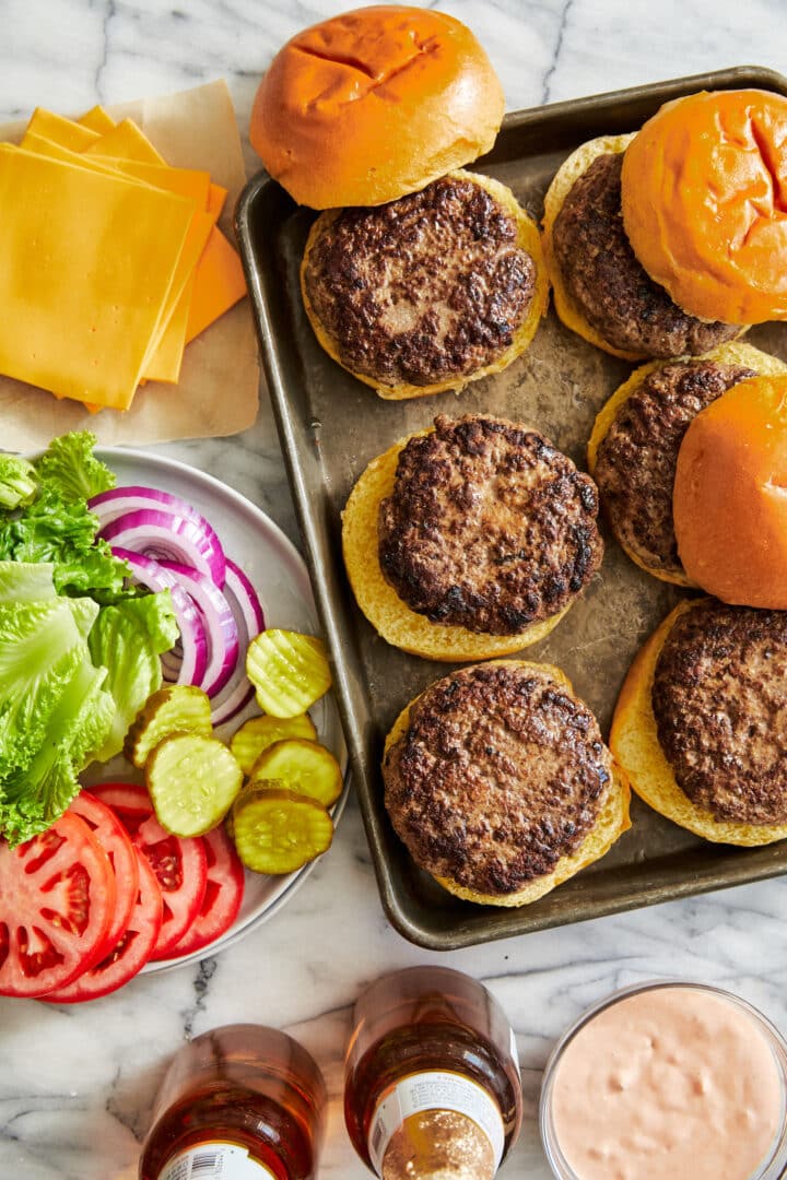 The Best Ever Cheeseburger (Includes a Burger Sauce!) - Damn Delicious