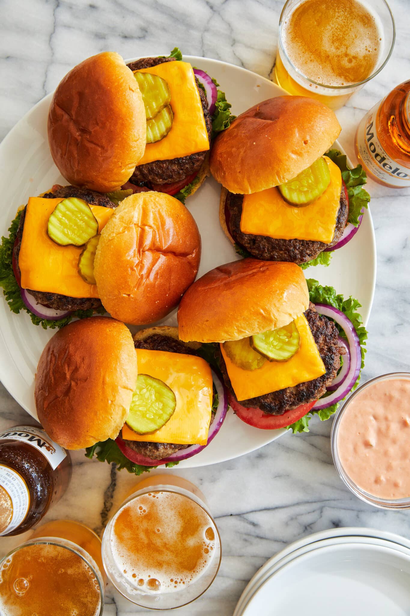 The Best Ever Cheeseburger (Includes a Burger Sauce!) - Damn Delicious